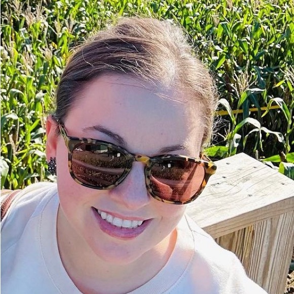 Sarah's Closet (@poshmark_sarah) | Poshmark